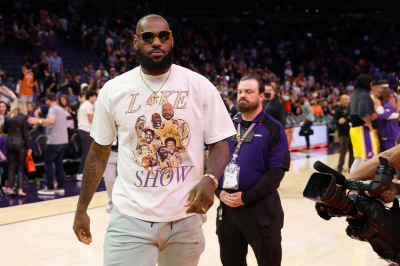 LeBron James Looks Dapper At Jewish Wedding In New York