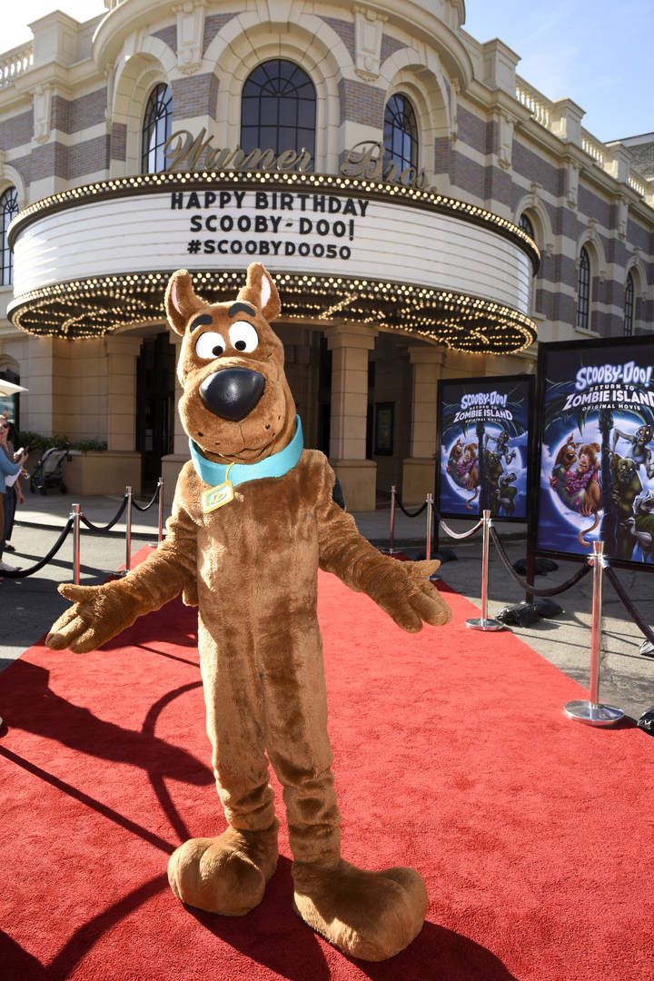 A Kooky "Scooby-Doo" and "Courage the Cowardly Dog" Crossover Is On The Way