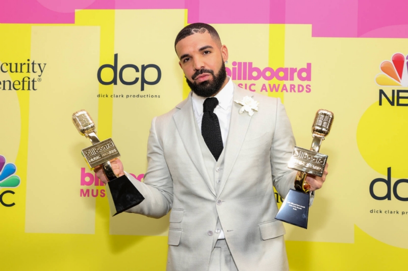 Drake Lookalike Goes Viral After Filming Hilarious TikTok With A Stranger